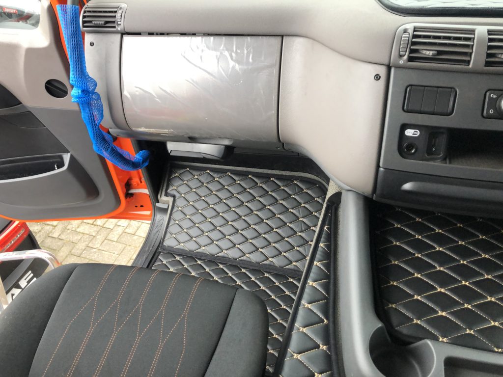 DAF CF Lorry Cab Mats - Luxurious, British Made Lorry Mats